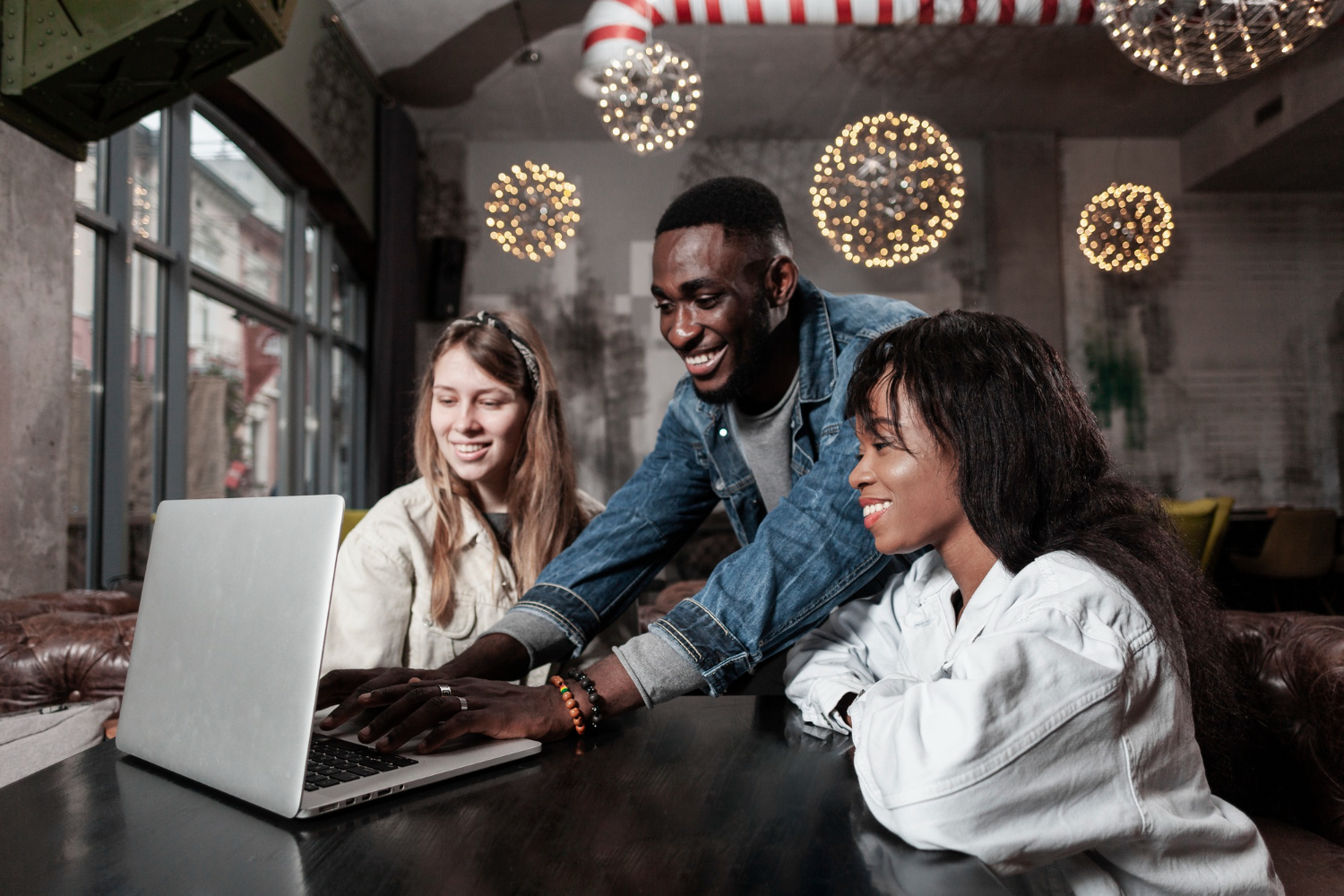 Indians Vs Africans- Which Should you Hire as Your Remote Employee? – Elite Outsource